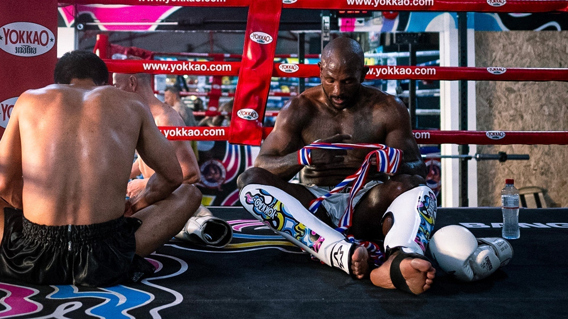 How to Wrap Hands for Muay Tha like a Pro: Behind the Scenes at Rajada ...